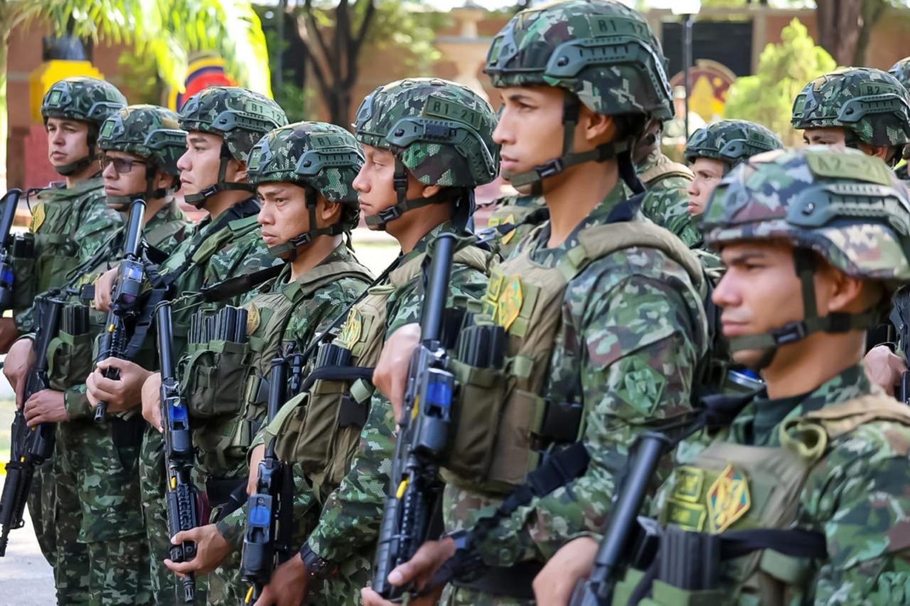 OFENSIVA AÉREA EN EL CHOCÓ: FUERZA AÉREA NEUTRALIZA NÚCLEOS DEL CLAN ...